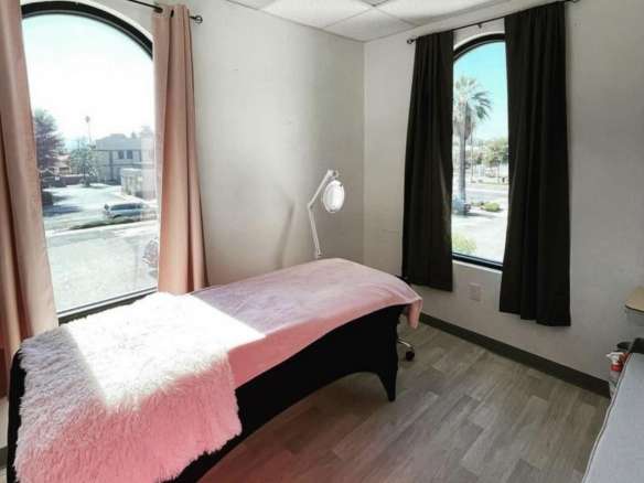 Rent Private Salon Suites, Booths & Studios | Esthetician Room Rental