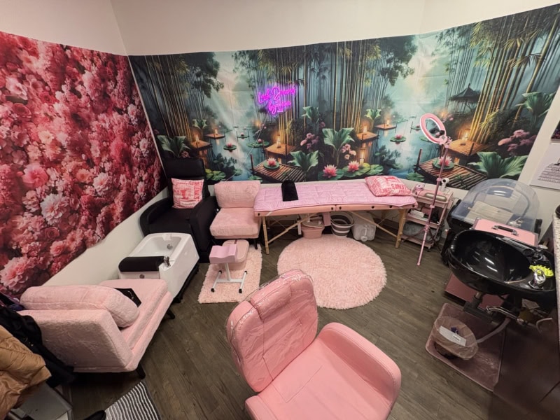 Esthetician suites for rent | esthetician studio for rent
